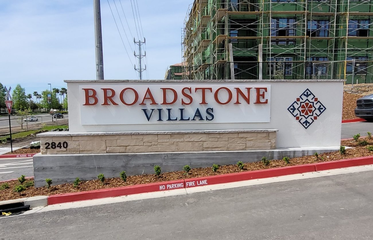 Descor Builders Collaboration – Fusion Sign and Design